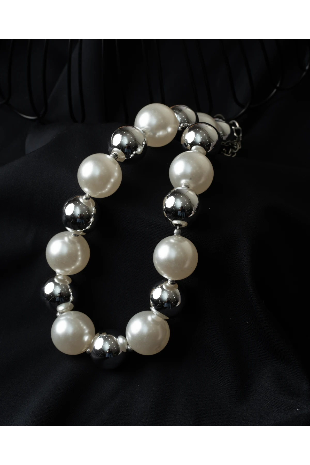 White Pearl and Silver Necklace | Kandy Selection
